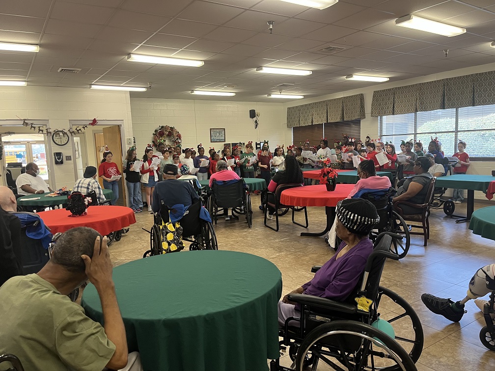 STEM Magnet Academy of Pointe Coupee bring Christmas joy to Lakeview ...